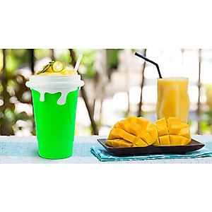 Slushy Cup Maker,Large Slushie Maker Cup 500ml,Double Layers Silicone Slushie Cup Maker Squeeze Cup,Quick Frozen Magic Slushy Maker Cup,DIY Slush Cup,Cool Stuff Gifts for Kids and Family - Green