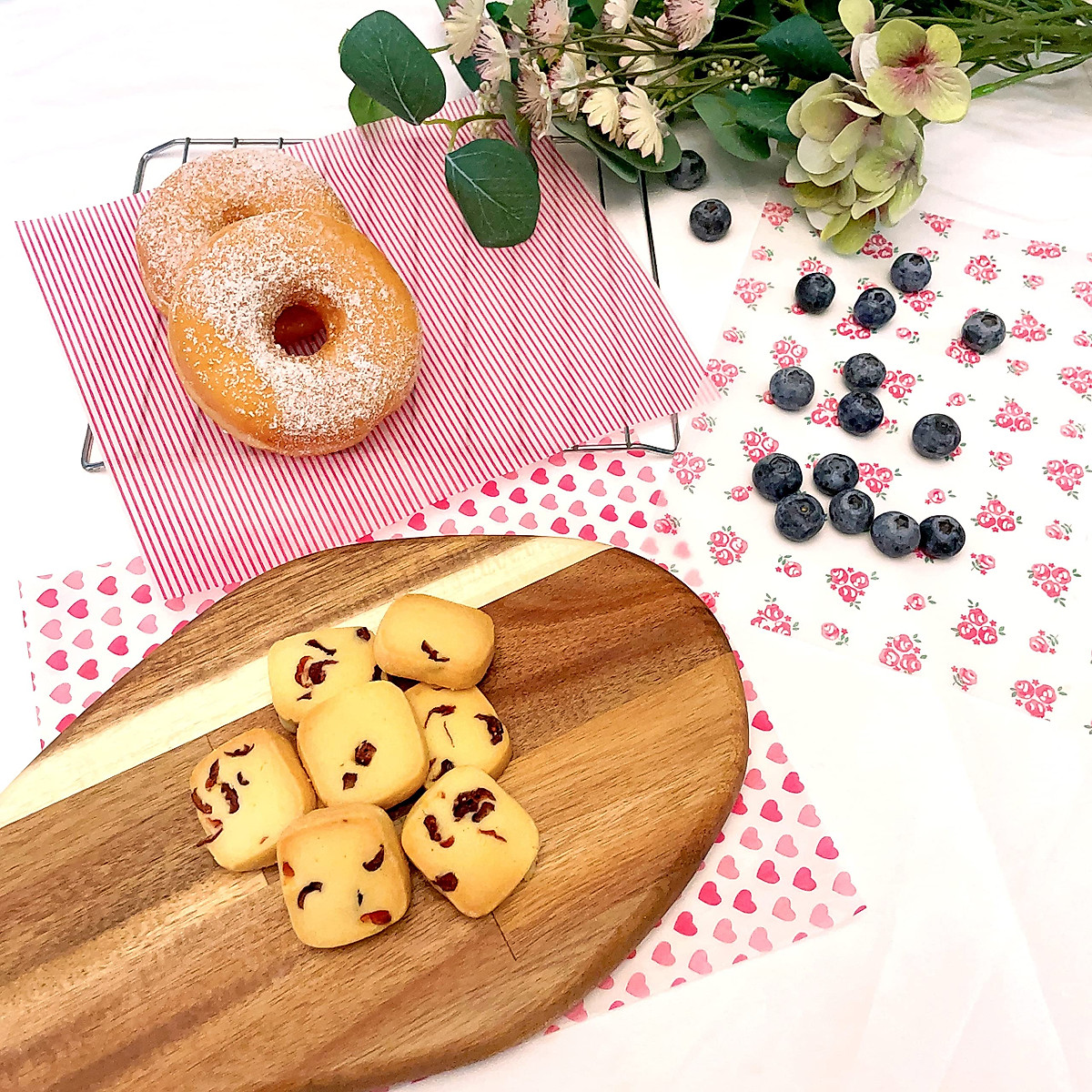 ZZJ 150pcs Valentine's Day Wax Paper, Food Picnic Paper, Greaseproof Paper,Waterproof Dry Hamburger Paper Liners Wrapping Tissue for Plastic Food Basket (Rose Heart Stripe)