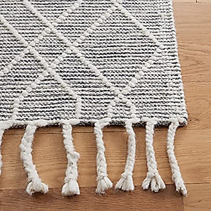 Safavieh Natura Collection Accent Rug - 4' x 6', Ivory & Black, Handmade Boho Geometric Braided Tassel Wool, Ideal for High Traffic Areas in Entryway, Living Room, Bedroom (NAT323A)
