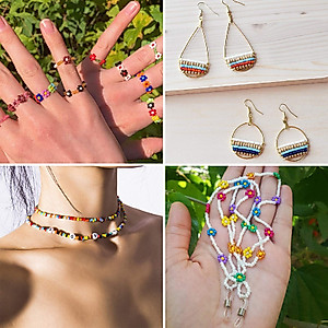 Quefe 26400pcs 2mm Glass Seed Beads 24 Colors Small Beads Kit Bracelet Beads with 24-Grid Plastic Storage Box for Jewelry Making