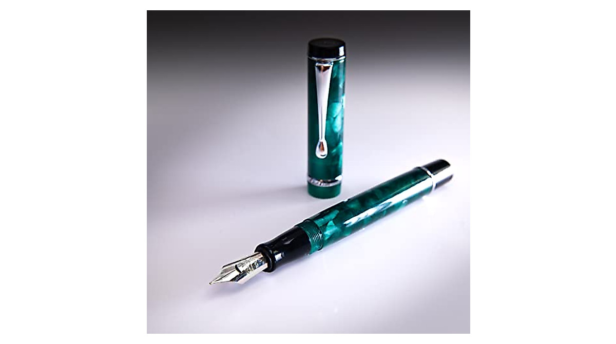 Conklin Duragraph Forest Green Fountain Pen - Elegant Classic Design