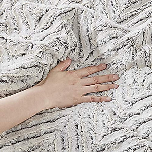 Madison Park Adelyn Ultra Soft Plush Faux Fur Chevron 3 Pieces Bedding Sets Bedroom Comforters, King/Cal King, Ivory