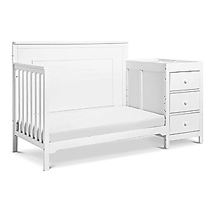 Carter's by DaVinci Dakota 4-in-1 Crib and Changer Combo in White