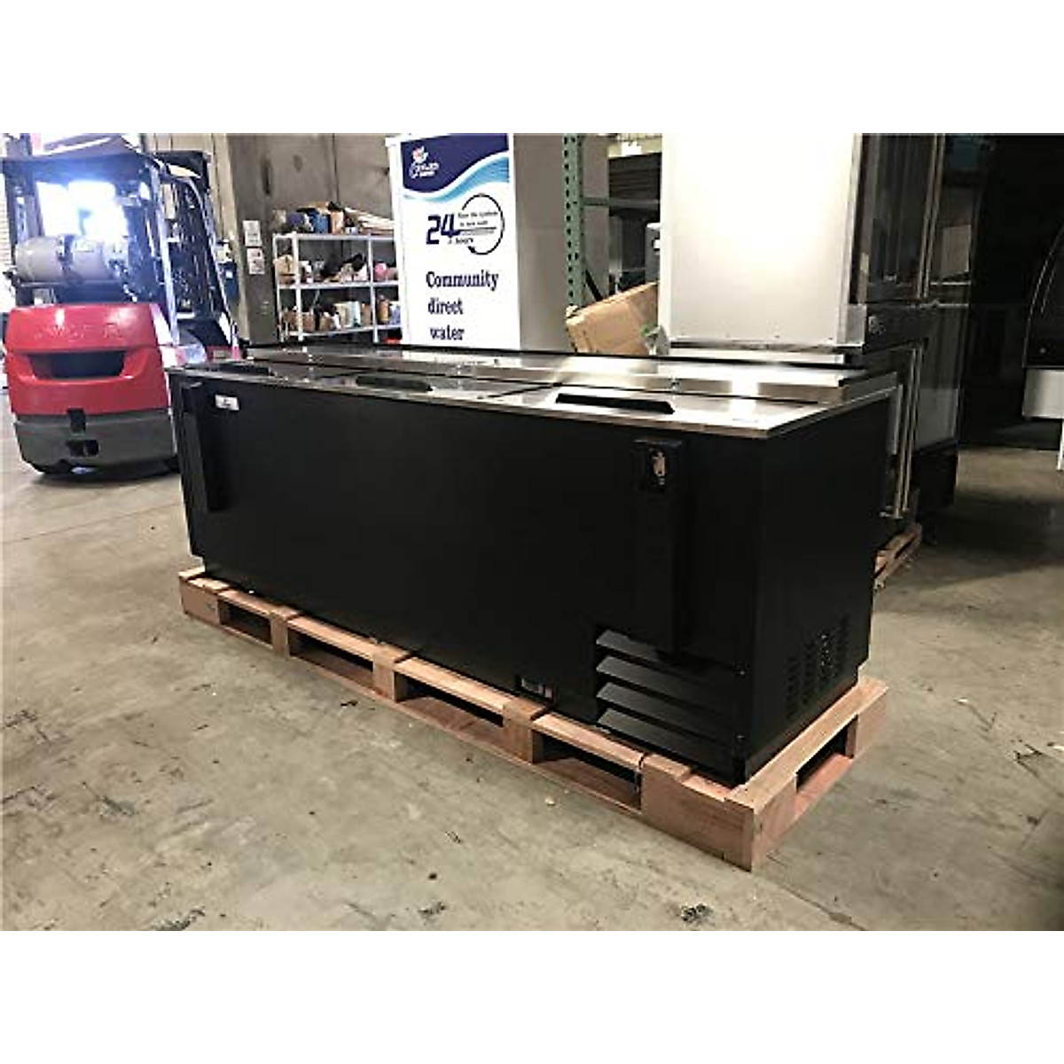 Horizontal Bottle Cooler Deep Well 95" Width NSF Certified Commercial beer bottle Refrigerator Black 33°-38°F Top-Loading