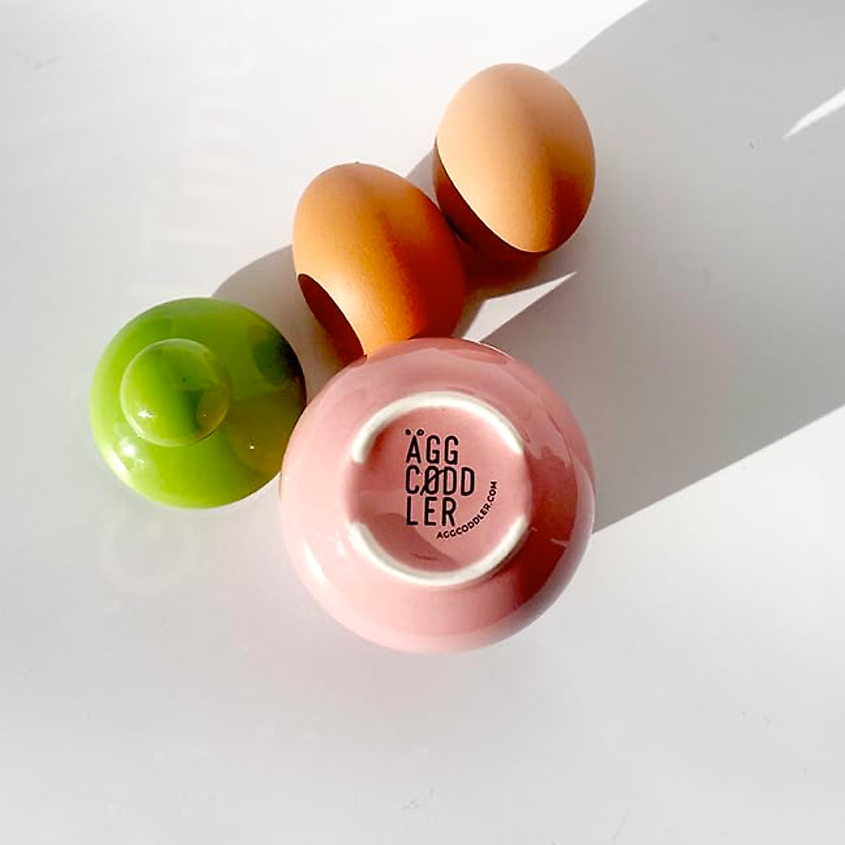 Äggcøddler AggCoddler - Scandinavian Porcelain Egg Coddler with Simple Lid - Minimalist Design Egg Poacher Cooker for Quick and Easy Breakfast or Elegant Display - Hanna M, Small, Pink
