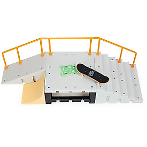TECH DECK, Flip N’ Grind X-Connect Park Creator, Customizable and Buildable Ramp Set with Exclusive Fingerboard, Kids Toy for Boys and Girls Ages 6 and up