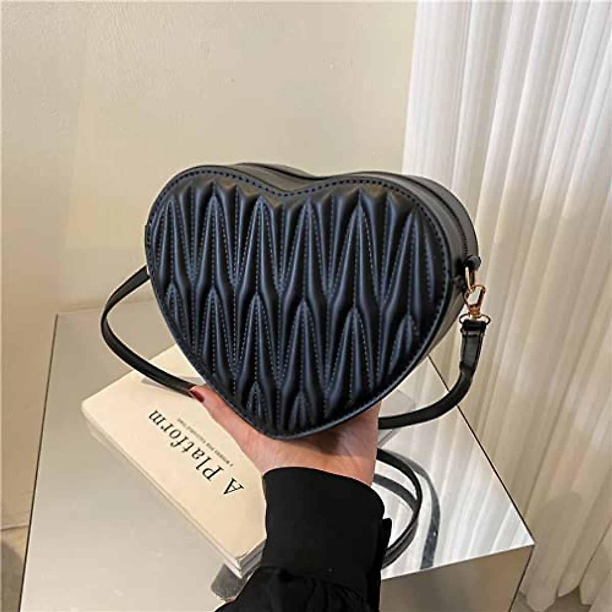 Fashion Heart Quilted Purses Shoulder Crossbody Handbags Evening Clutch Cellphone Wallet Purse for women (black)