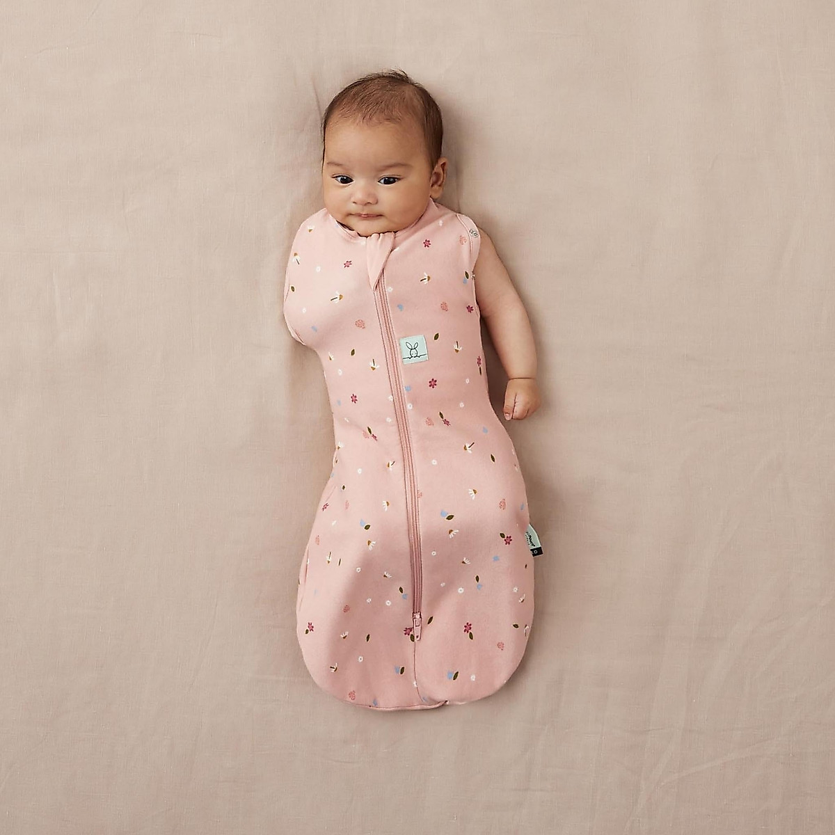 ergoPouch 1 tog Baby Sleep Sack 0-3 Months - Baby Sleeping Sack for Warm & Cozy Nights - Cocoon Swaddle Sack Baby Keeps Calm & Relaxed (Berries)