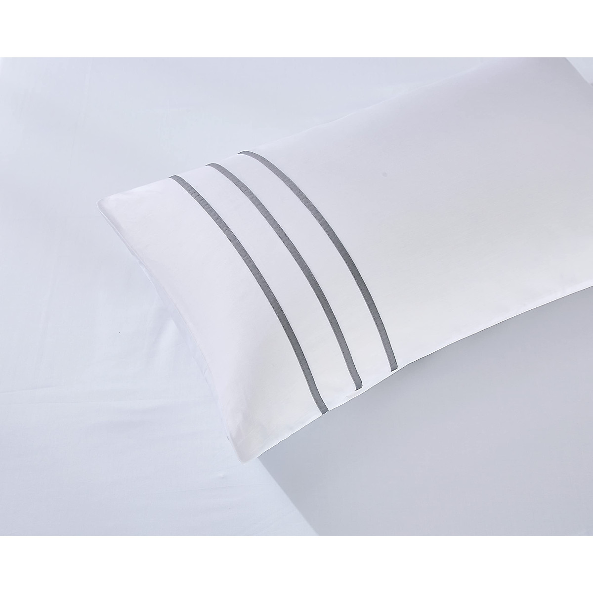 MengBoo Karen 3 Pieces White Duvet Cover Set Without Filling Grey Stripe Trim 100% Egyptian Cotton 300 Thread Count Soft Sateen Hotel Collection Zipper Closure Corner Ties (White Grey, Queen)…
