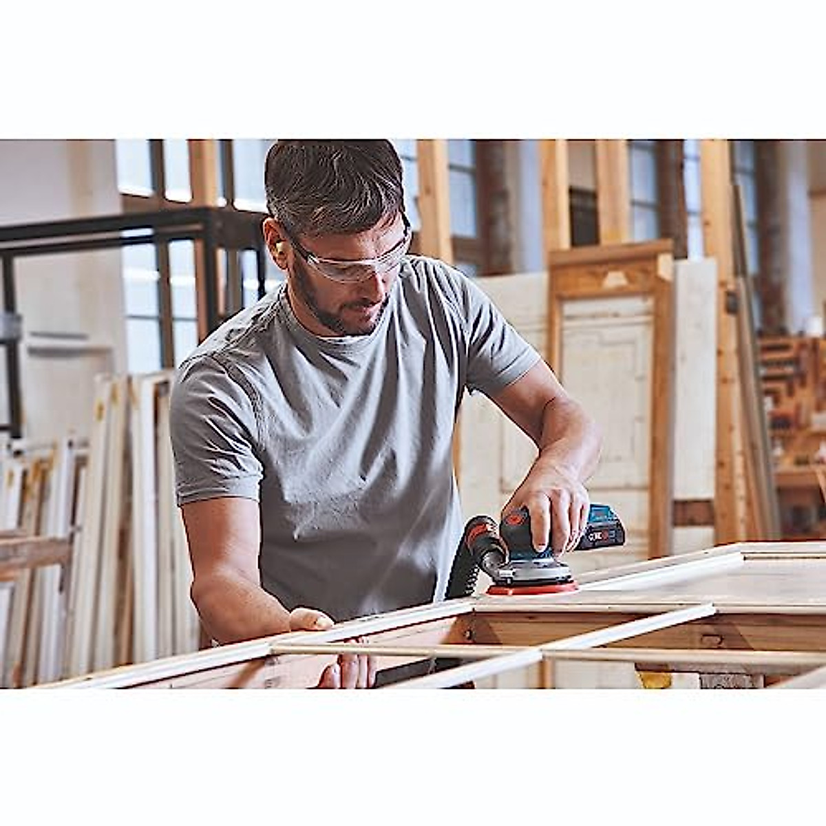 BOSCH GEX18V-5B15 18V Brushless 5 In. Random Orbit Sander Kit with (1) CORE18V 4 Ah Advanced Power Battery