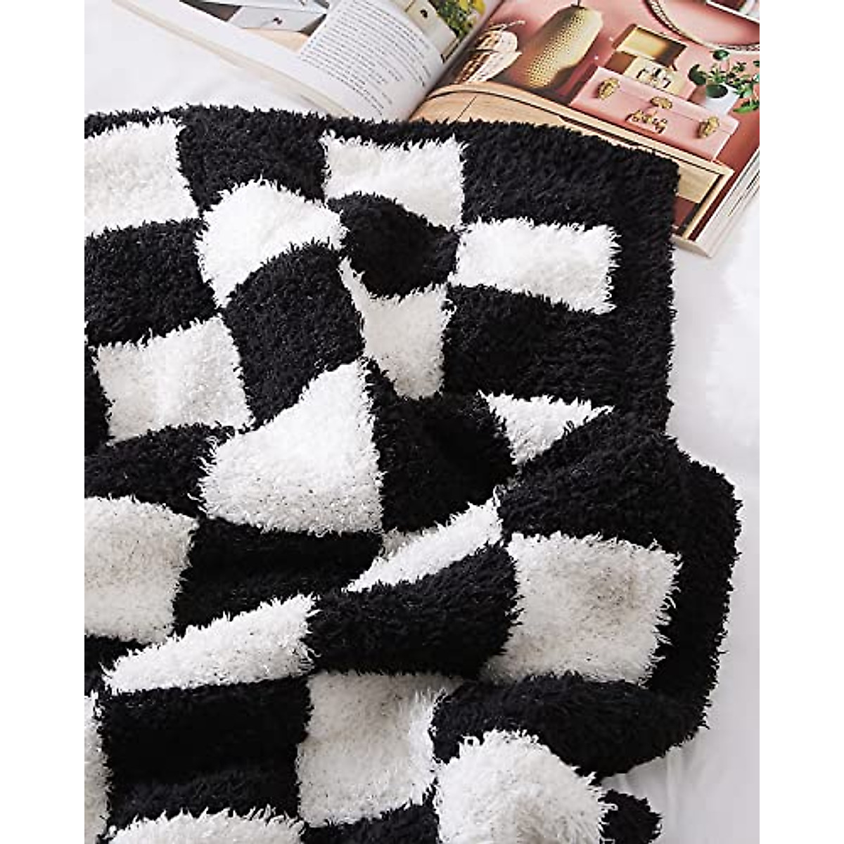 Panku Super Soft Checkered Throw Blanket, Knitted Cozy Warm Checkboard Fleece Blankets for Couch and Sofa, Reversiable Luxury Fluffy Plaid Knit Blanket Throw Black and White 50x60 Inches