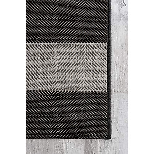 nuLOOM Haylie Chevron Striped Indoor/Outdoor Area Rug, 5' 3" x 7' 6", Black