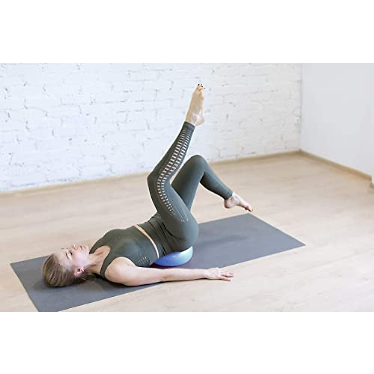 CIZEBO Small Exercise Ball for Between Knees, 6 inch Pilates Ball with Pump, Mini Yoga Core Ball Physical Therapy, Blue