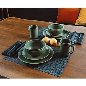 HALO Master Chief 117 Stoneware 8-Piece Dinnerware Set | Plates, Bowls, Mugs