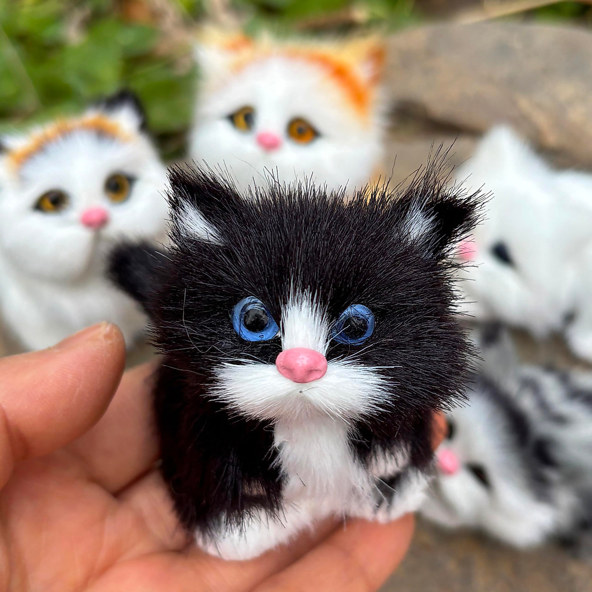 Pack of 5 Realistic Furry Baby Cats Figurines Simulation Kittens Home Office Car Decorative Statue/Synthetic Fur Pet Stuffed House Animal Replica/Photo Props/Collectible Gift
