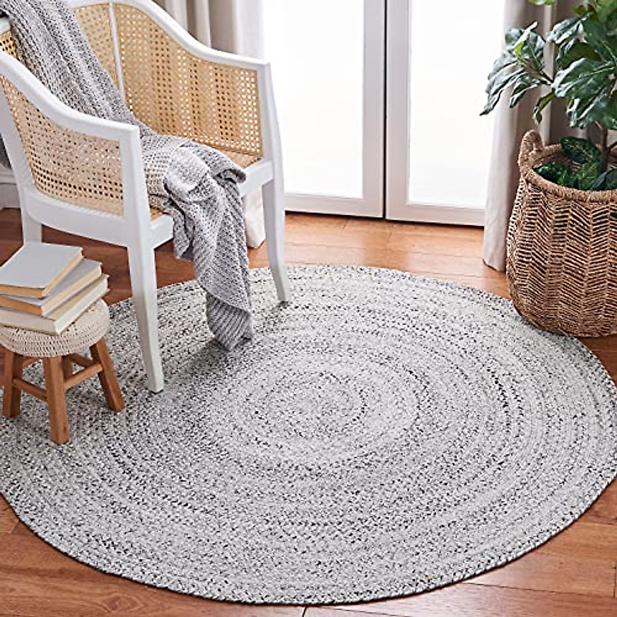 SAFAVIEH Braided Collection 3' Round Silver / Charcoal BRD800G Handmade Country Cottage Reversible Area Rug