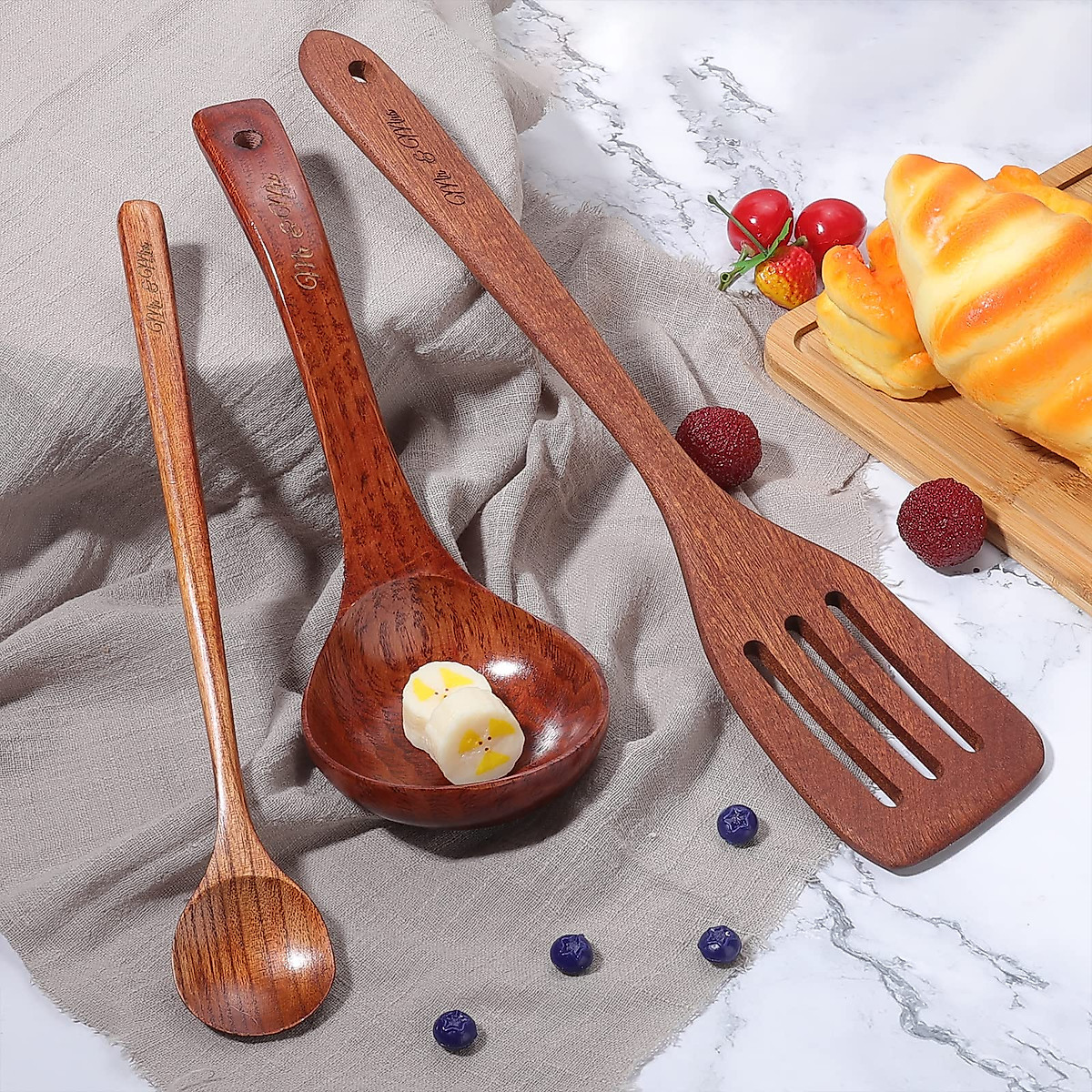 pengtai Wedding Gifts for Couples,Couples Christmas Gifts,Mr and Mrs Gifts,Engagement Gifts,Bridal Shower Gift for Bride and Groom,Aniversary Bamboo Charcuterie Board Gift for Husband Wife