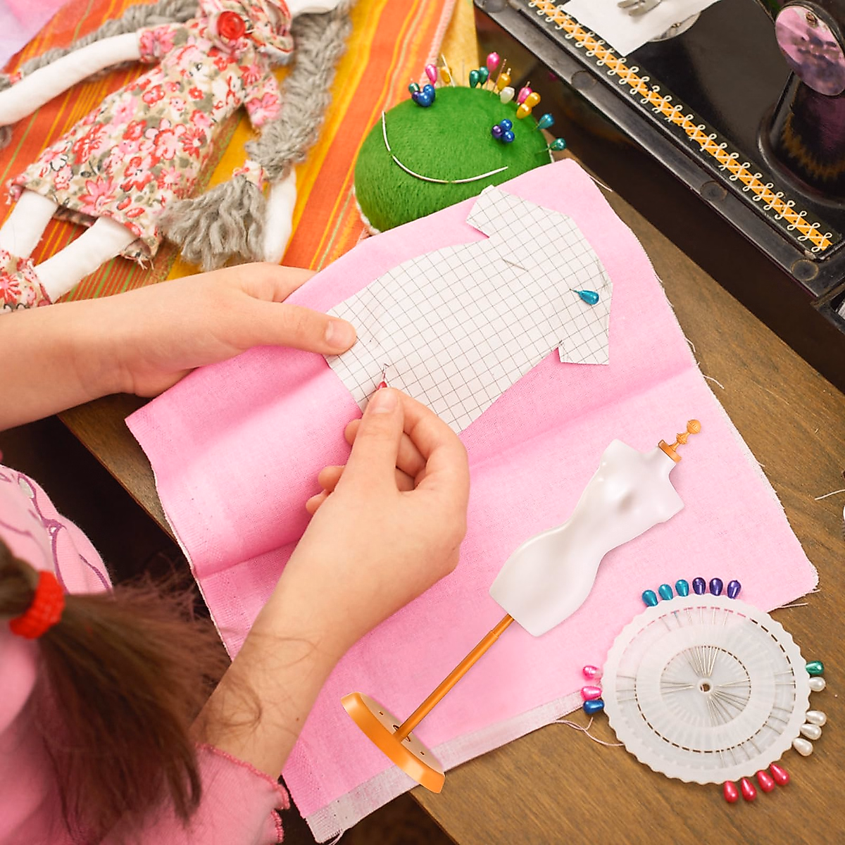 EXCEART Doll Rack 4pcs Doll Cloth Gown Display Support Holder Mini Mannequin Model Stand Plastic Display Support Accessories