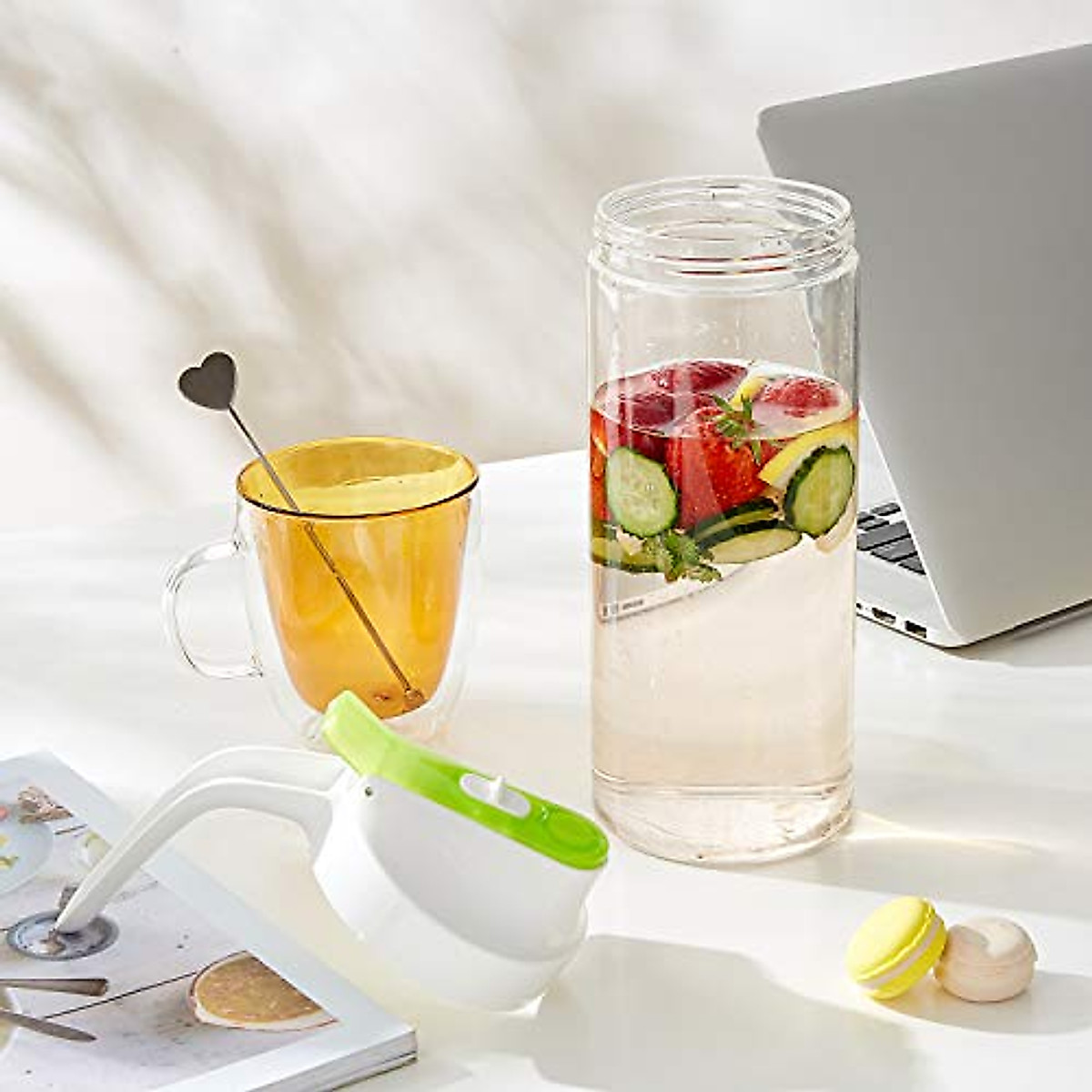 Karafu Water Pitcher with Lid & Airtight Locking Spout 50 Oz, Heat Resistance Glass Carafe for Water Coffee Tea & Other Beverages