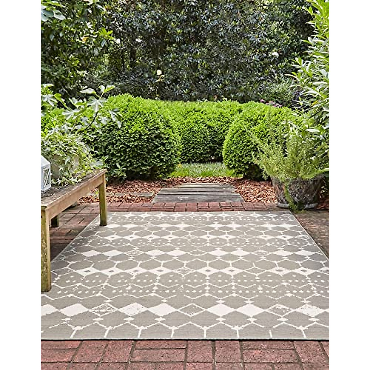 Unique Loom Outdoor Trellis Collection Area Rug - Cardak (7' 10" x 10' Rectangle, Gray/ Ivory)