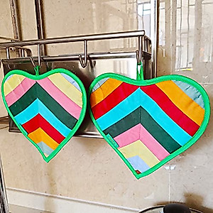 CJINZHI Pot Holders for Kitchen, 2pcs Fabric Patchwork Mats 100% Cotton Heat Resistant Pads with Hanging Loop Loves Shaped Colored Stripe Pattern for BBQ/Cooking/Baking/Grilling/Microwave/Barbecue.