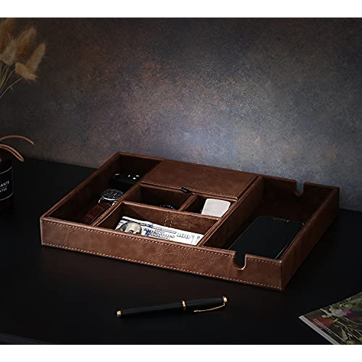 BEWISHOME Valet Tray for Men Dresser Organizer Nightstand Organizer Desktop Storage Organizer with Large Smartphone Charging Station, 6 Compartments, Faux Leather, Brown SSH16Z