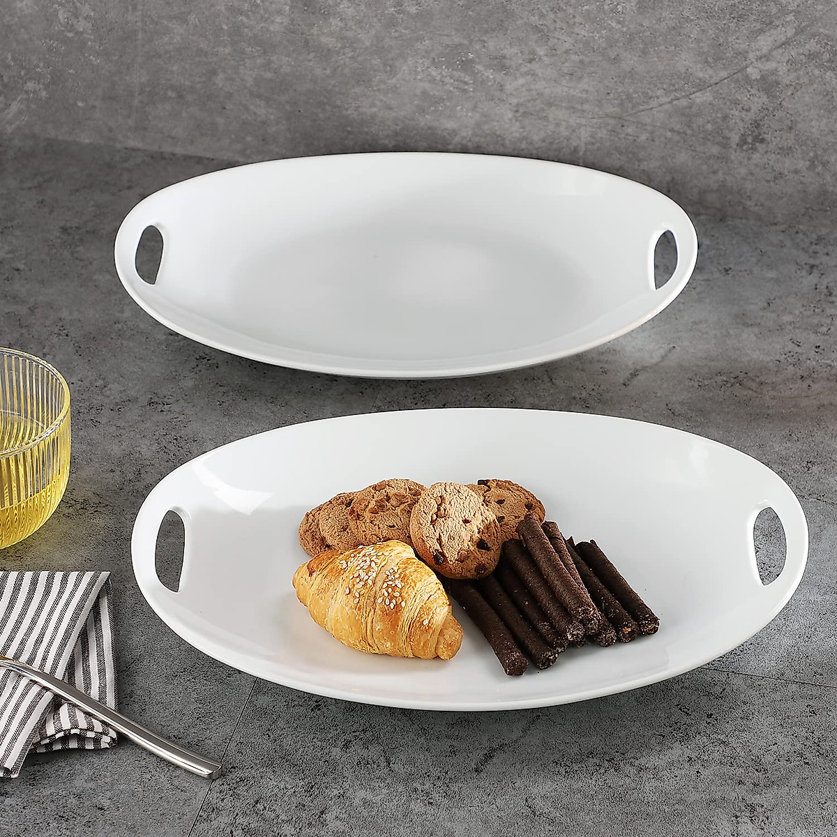 Buyajuju Porcelain Serving Platter with Handles, 14" Serving Dishes for Entertaining, Oval Serving Tray for Salad, Stew, Fruits and Pasta, Set of 2, White