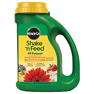 Miracle-Gro Shake 'n Feed Continuous Release All Purpose Plant Food, 4.5-Pound