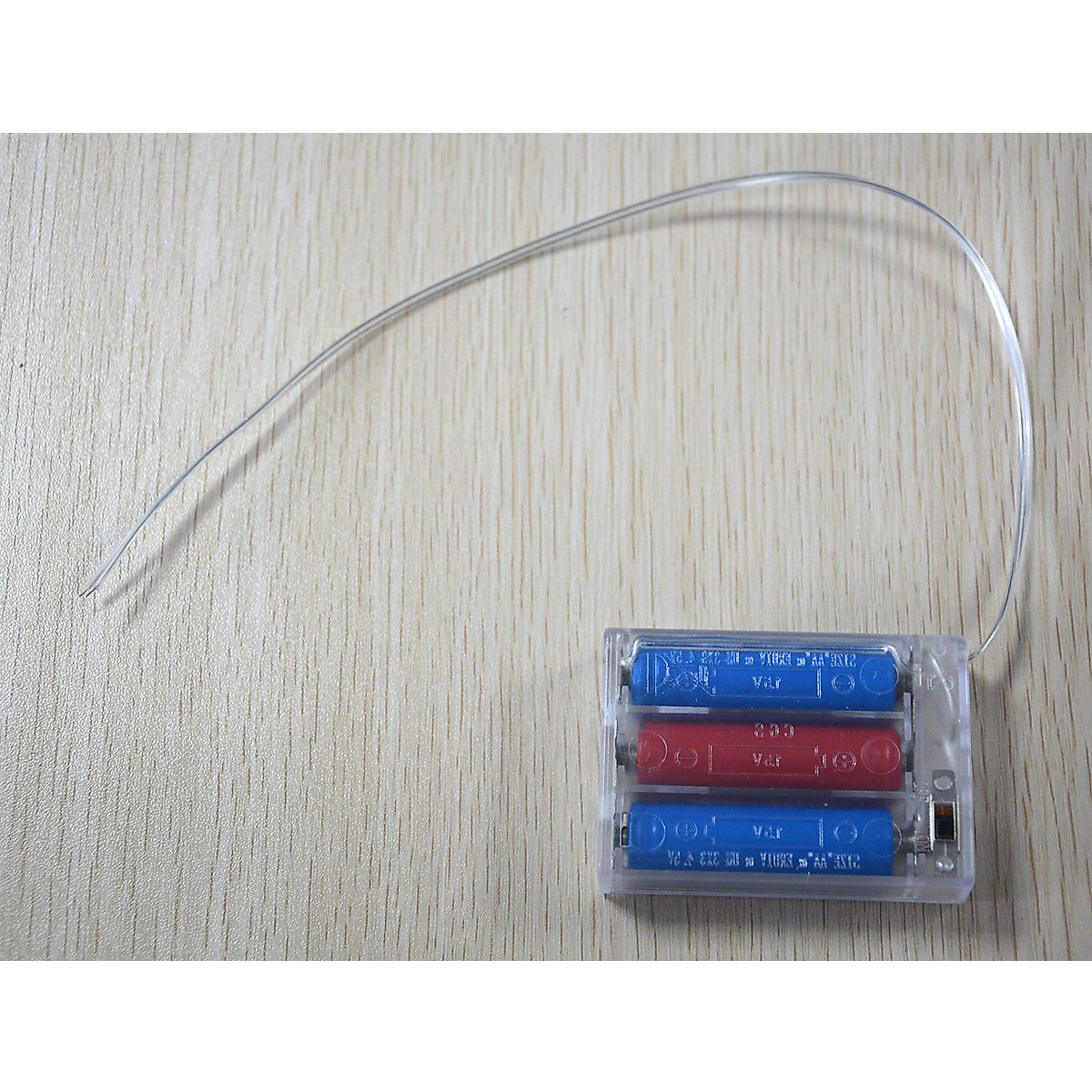 LAMPVPATH (Pack of 4) 3 AA Battery Holder with Switch, 4.5V Battery Holder with Switch, 3X 1.5V AA Battery Holder with Leads and Switch - Transparent