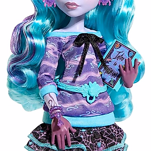 Monster High Creepover Party Doll, Twyla with Pet Bunny Dustin, Sleepover Clothes & Accessories like Hoodie, Book & Backpack