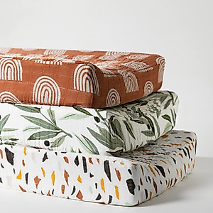 Babyletto 100% Quilted Organic Cotton Changing Pad Cover, GOTS-Certified, Fitted 360°, Ultra-Soft and Breathable Muslin - Olive Branches