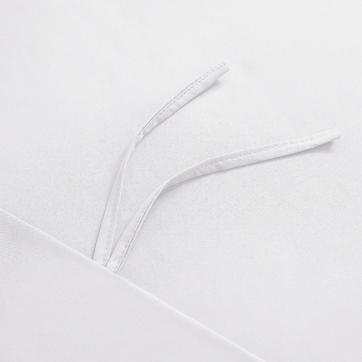 Mellanni Duvet Cover Set - 5 PC Iconic Collection Bedding Set - Hotel Luxury, Extra Soft & Cooling - Microfiber - Button Closure and Corner Ties (King, White)