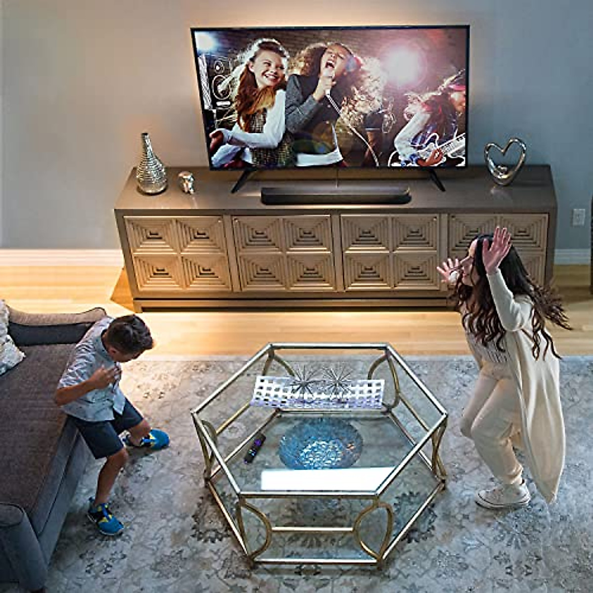 Roku Smart Soundbar, 4K/HD/HDR Streaming Media Player & Exceptional Audio Includes Roku Voice Remote