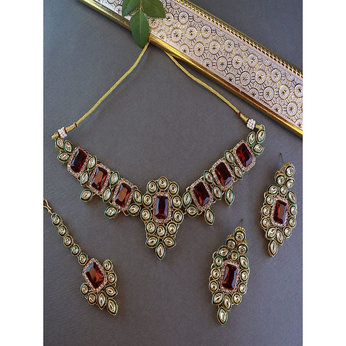 I Jewels Gold Plated Indian Wedding Bollywood Choker Necklace Jewellery Set with Earrings & Maang Tikka for Women (IJ359M)