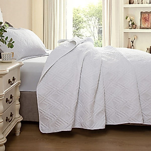 Hygge Hush Summer Quilt Set, Twin Size Pure White L Pattern 2 Pieces Oversized Modern Style Bedspread Set for All Season (1 Quilt & 1 Pillow Shams)