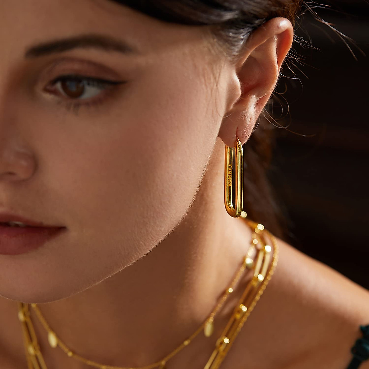 FRUMOS 18K Gold Plated Chunky Oval Hoop Earrings for Women - Fashion Thick Gold Hoops Jewelry Set for Girls Birthday Christmas Gifts