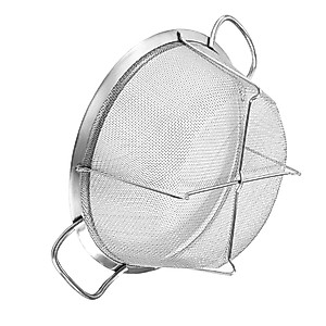 Dicunoy Set of 3 Strainers and Colanders, Stainless Steel Mesh Strainer Basket with Handle, Stackable Mesh Footed Colander for Rinse Food, Fruit, Vegetable, Strain, Drain (2.5/3/5 Quart)
