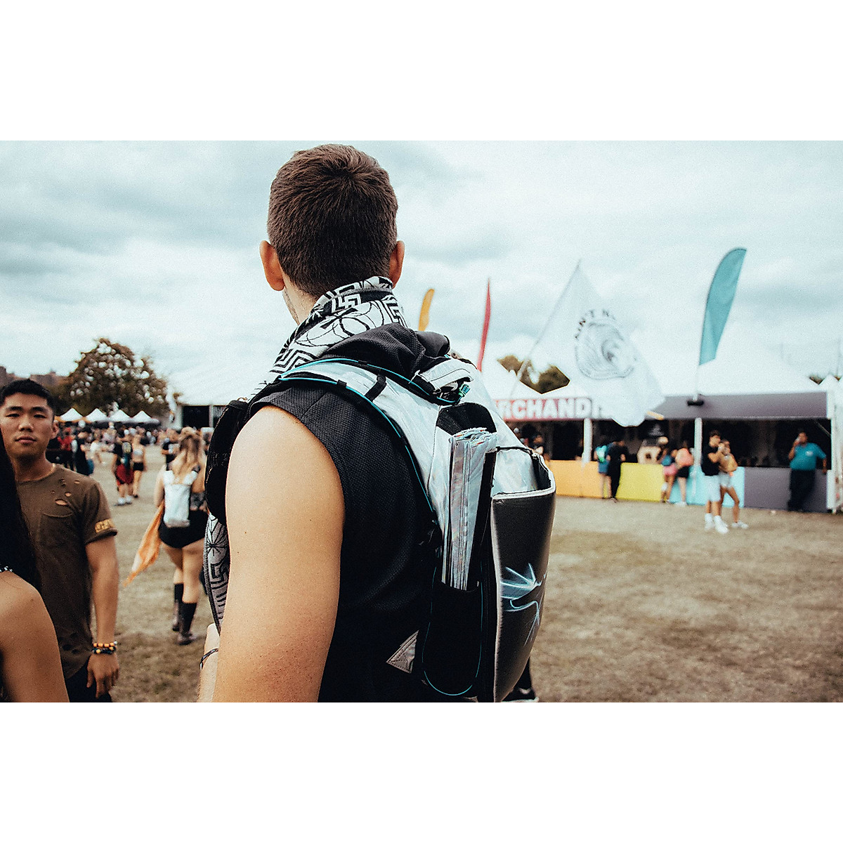 RaveRunner® Anti-Theft Hydration Backpack | Rave Hydration Pack, Festival Water Bag, Hydropack Rave, Hydration Pack EDC (Holographic)