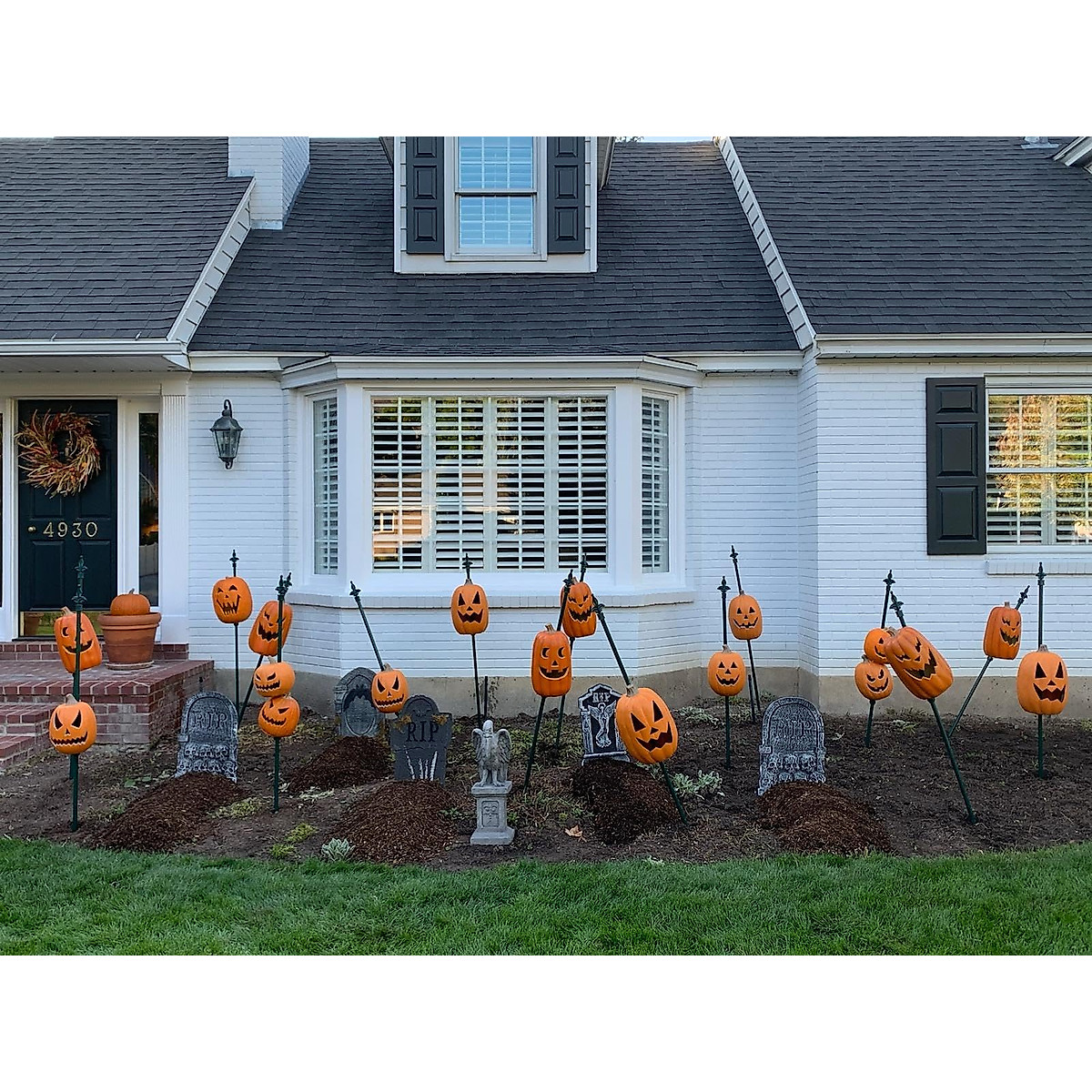 Retrospec Creations 100 Each for 3/4” Black Plastic Finial Tops for Iron Picket Fence 4-Sided Spire - #1-34