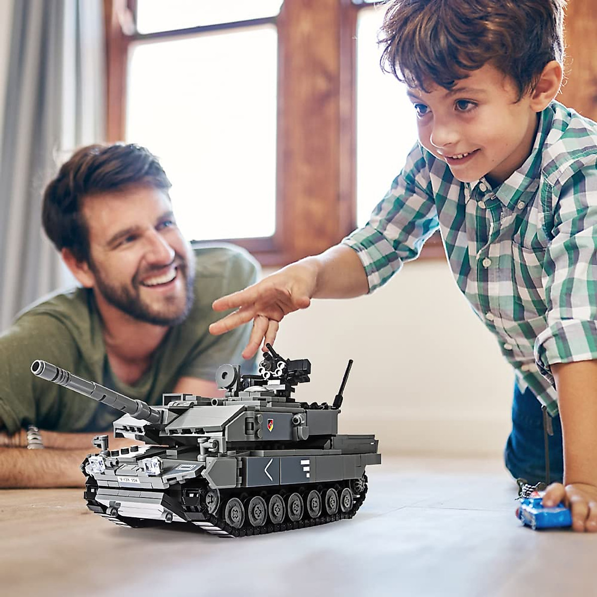 DAHONPA Army Tank Building Block(898 PCS),WW2 Military Leopard 2 Historical Collection Model with 4 Soldier Figures,Toys Gifts for Kid and Adult.