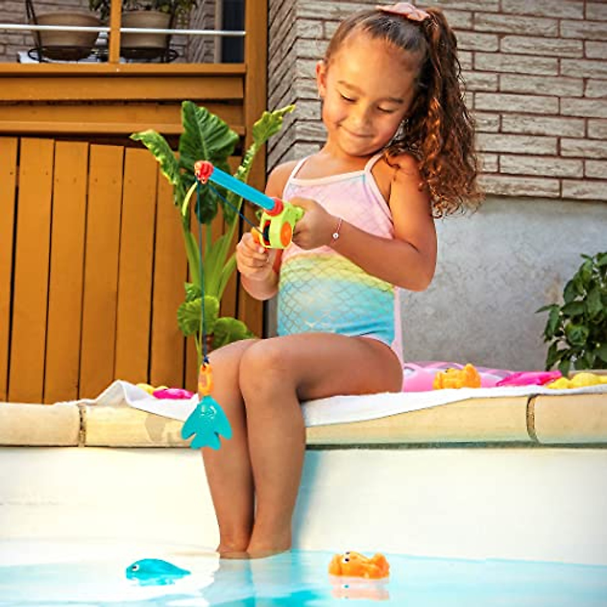 B. toys- Little Fisher's Kit- WaterPlay- Magnetic Fishing Play set for Kids- Fishing Game – 2 Fishing Rods & 8 Sea Animals – Water Toys for Bath, Pool- 3 years +