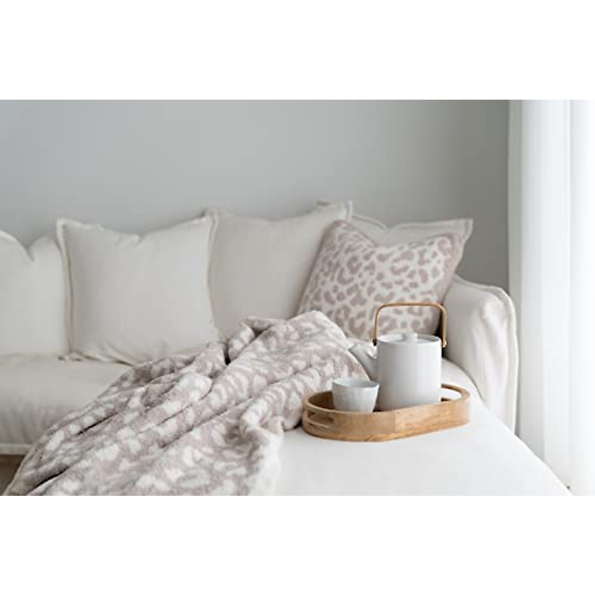 DLUXEV Luxurious Super Soft Throw Blanket, Fluffy Cozy Taupe Tan Blanket for Bed, Knitted Breathable Comfy Texture, Chic Wild Cheetah Print Throw for Sofa/Couch, Beige & Cream Leopard 50"x60"