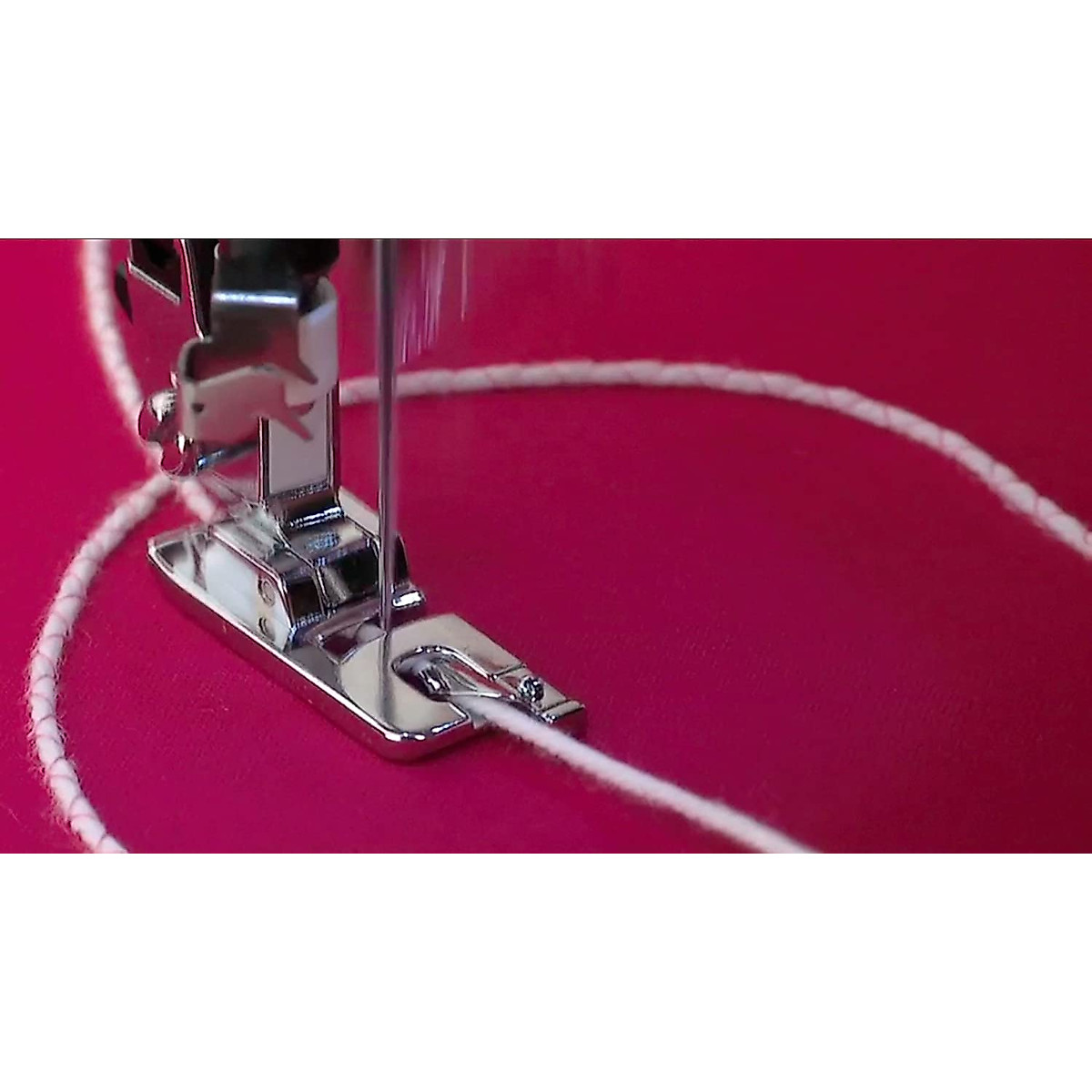 SINGER | Narrow Rolled Hem Foot for Low-Shank Sewing Machines, 1/8 Inch Hem, Light to Medium Weight Fabrics, Couch Over Narrow Cord - Sewing Made Easy