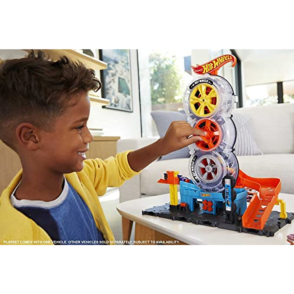 Hot Wheels Toy Car Track Set City Super Twist Tire Shop with 1:64 Scale Car, Single or Multi-Car Play