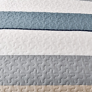 Dinjoy Grey Boho Quilt King Striped Khaki Bedspread Lightweight Boho 3 Pieces Reversible Quilt Set Micofiber Farmhouse Quilt Set with 2 Pillowcases for All Seasons Fall (Gray Striped Quilt)