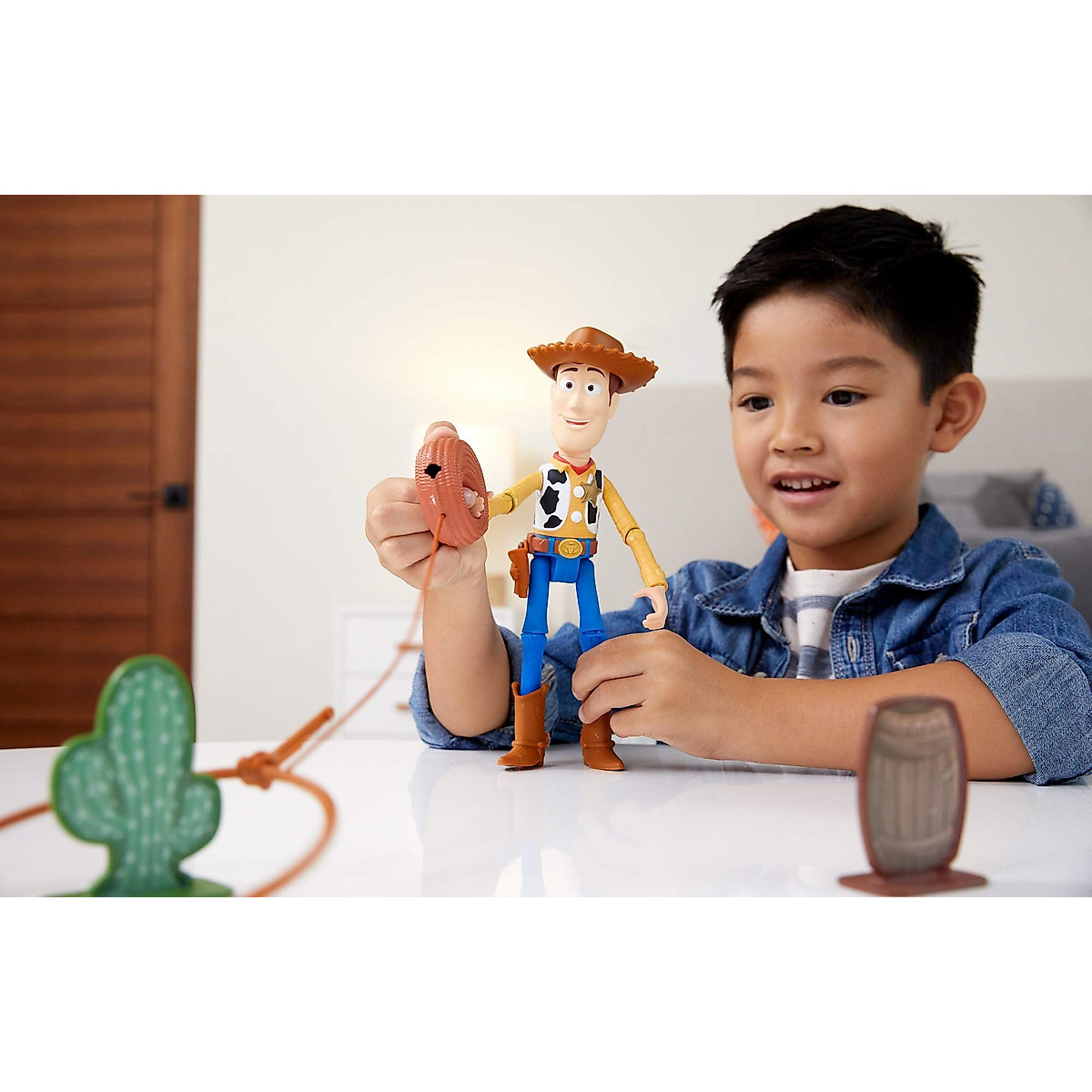 Mattel Toy Story Launching Lasso Woody Talking Feature Figure, Movie Inspired Action Character Doll 9.2-in with 3 Targets, Kids Gift Ages 3 Years & Older