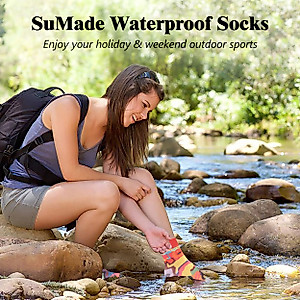 SuMade Waterproof Kayaking Socks, Men Women Ultra Thin Breathable Sweat-Absorbing Training Socks Rain Outdoor Work Boot Lightweight Hiking Fishing Climbing Crew Socks (Black-Red Star, Medium)