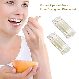 100Pcs Lips Oil Cotton Swabs Disposable Oil Q-tip Applicators for Protect Lip Gum Anti-Dry Moisture Use Before Teeth Whitening