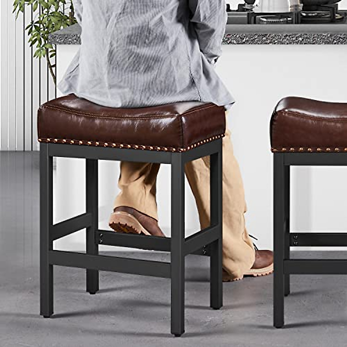 Yaheetech 26" Bar Stools Set of 4 Counter Height Bar Stools Leather Saddle Stool Kitchen Stools for Island Modern Backless Faux Leather Counter Stool, Dark Brown