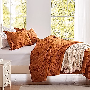 Full Queen Size Burnt Orange Rust Quilt Set - Lightweight 3-Piece 90''x98'' Bedspread Coverlet with Checkered Pattern, Soft Warm Microfiber Bed Cover for All Seasons (1 Quilt, 2 Pillow Shams)